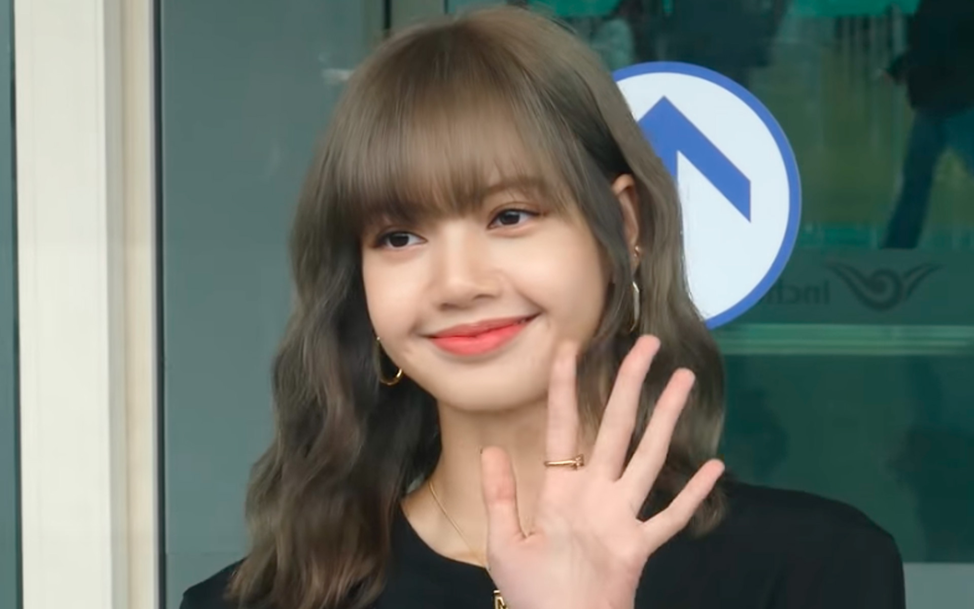 How Lisa Got Into Blackpink From Her Home in Thailand - Video - Podcast Rex