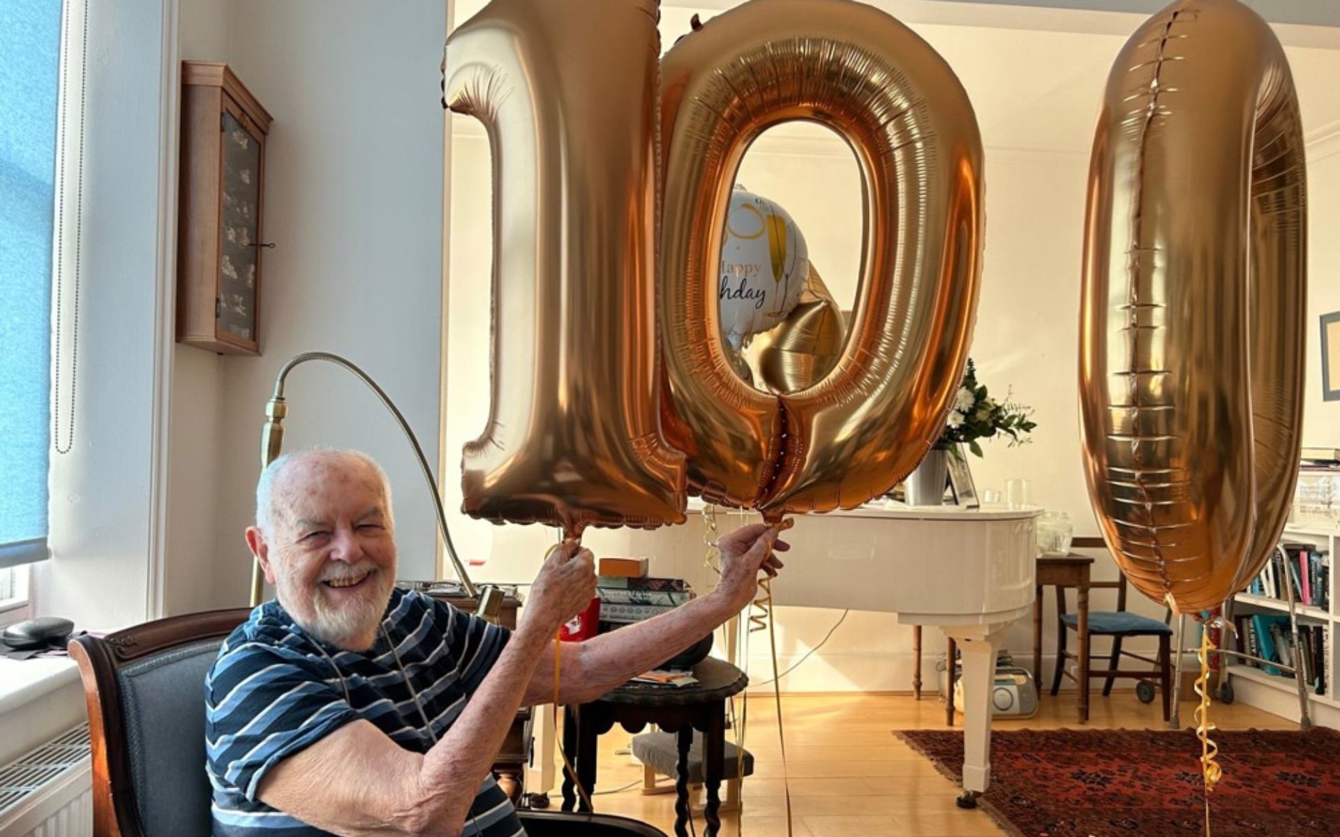 Is this Britain's oldest podcaster? - Topics - Podcast Rex